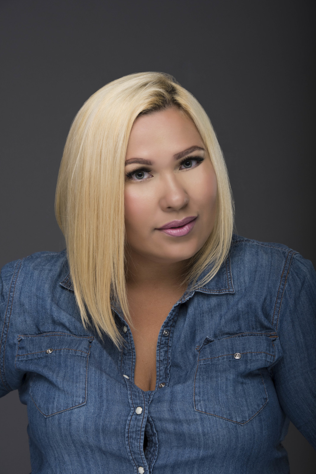 Get to know the Vivacious Plus Size Model Nikki Carter | Dressing Room 8